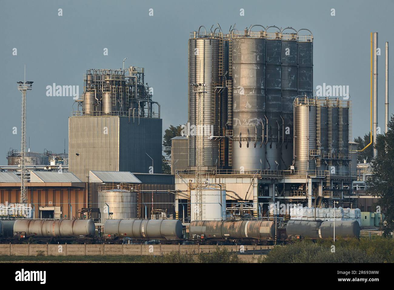 Oil Refinery Structures Stock Photo - Alamy