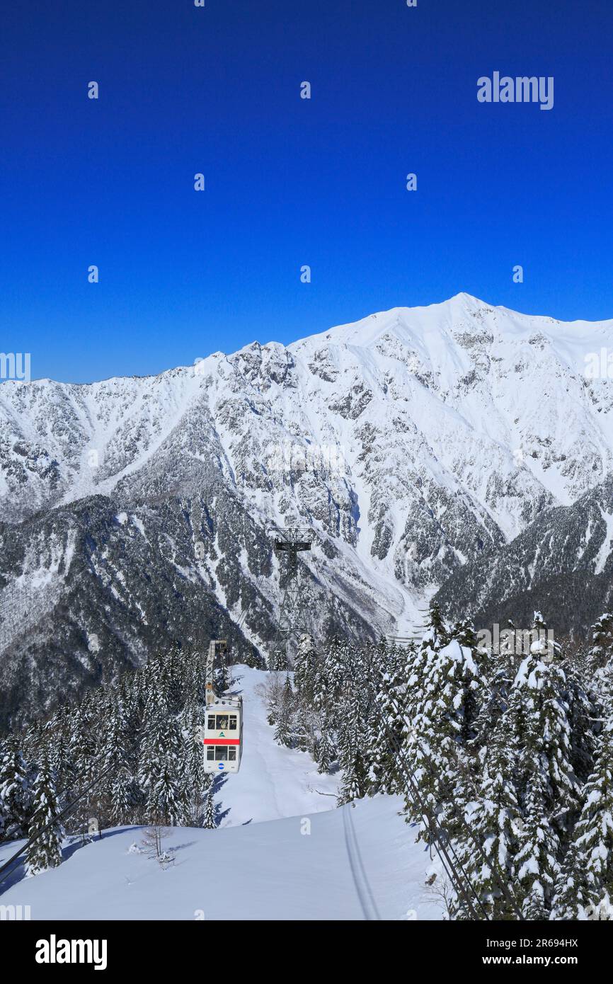 Shin Hotaka Ropeway and the Northern Alps in snow Stock Photo - Alamy