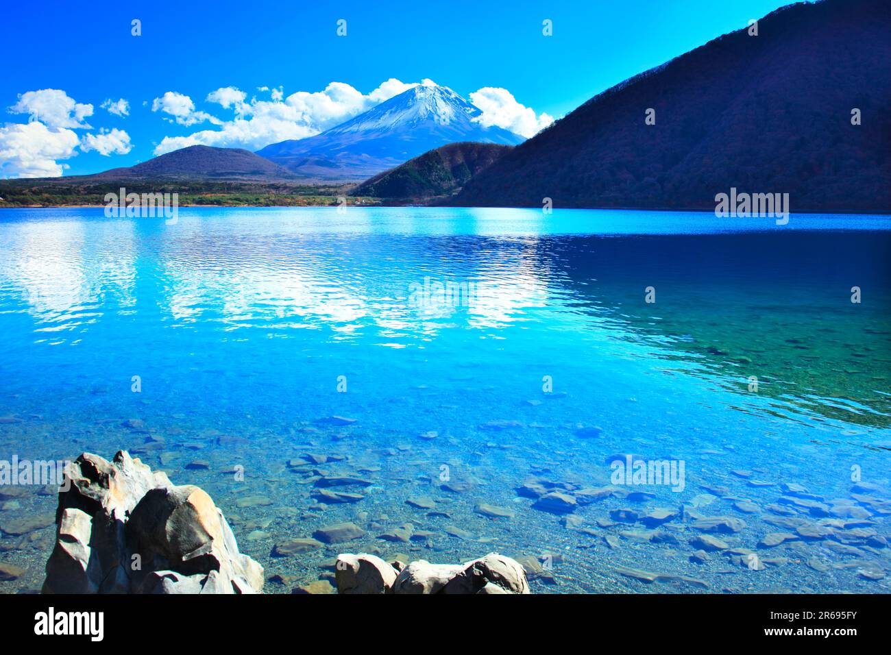 Mt Fuji from Lake Motosuko Stock Photo - Alamy