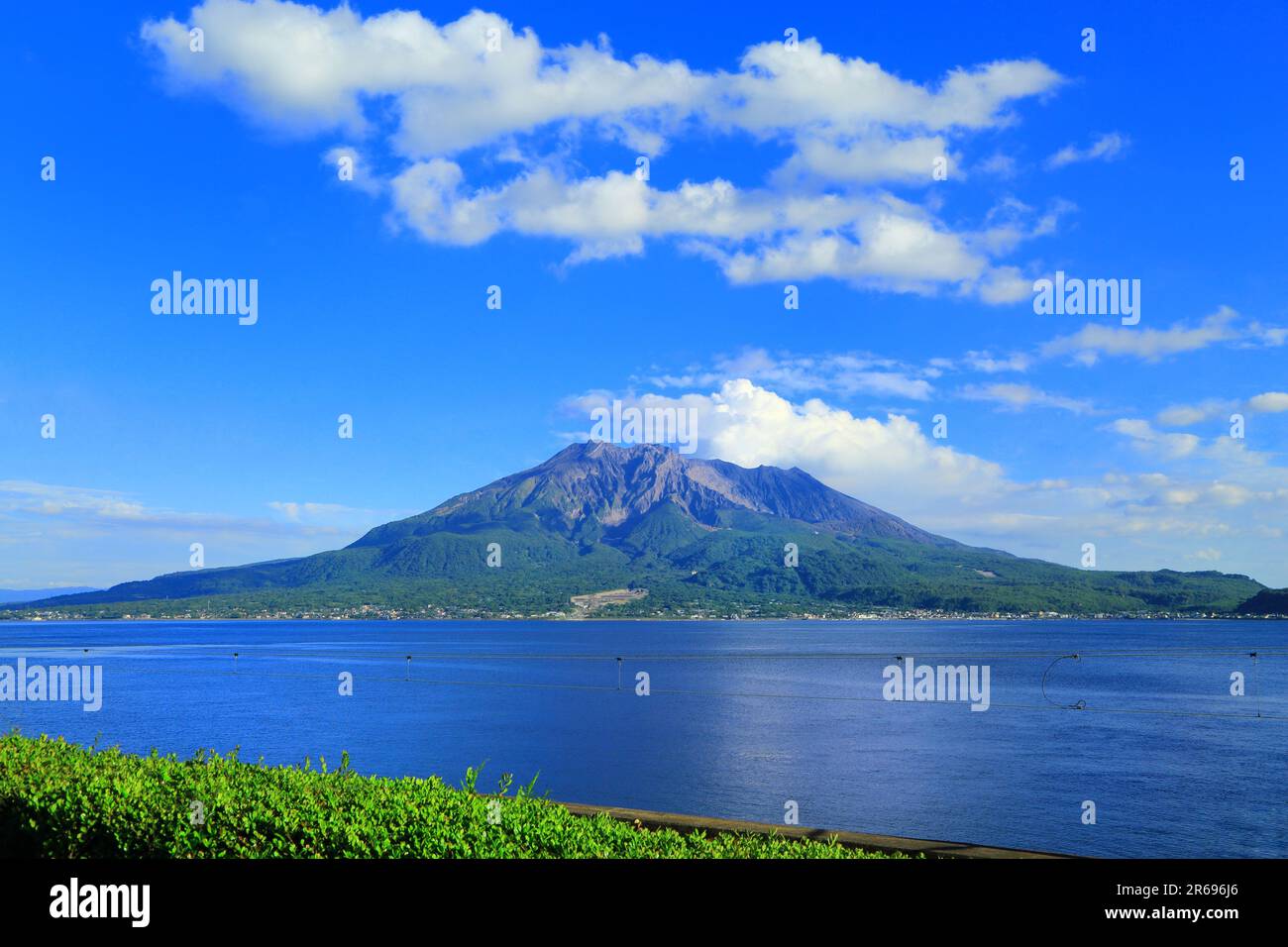 Senganen Garden and Sakurajima Stock Photo - Alamy