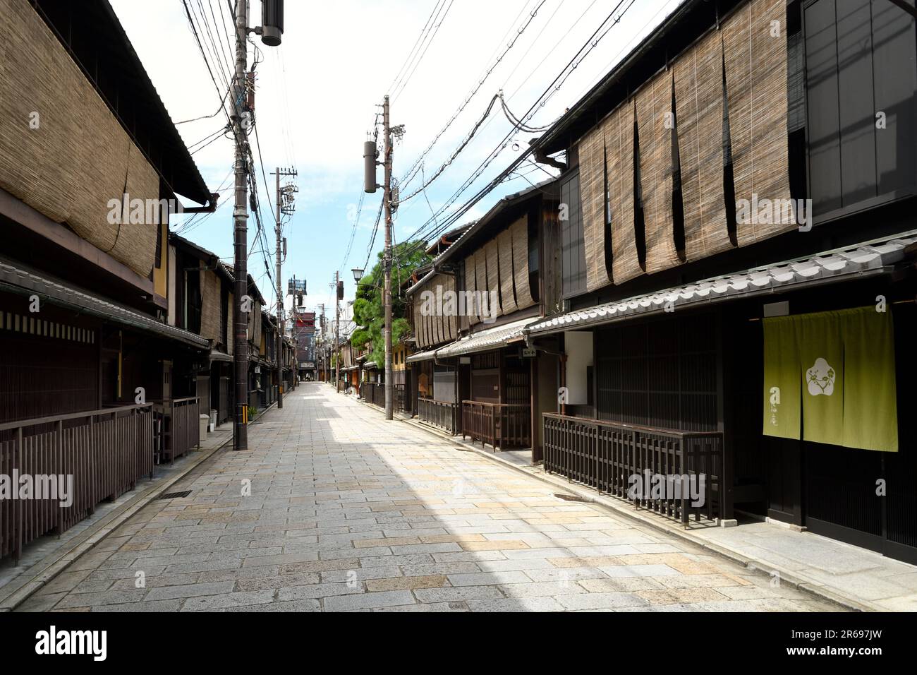 Gion road hi-res stock photography and images - Alamy