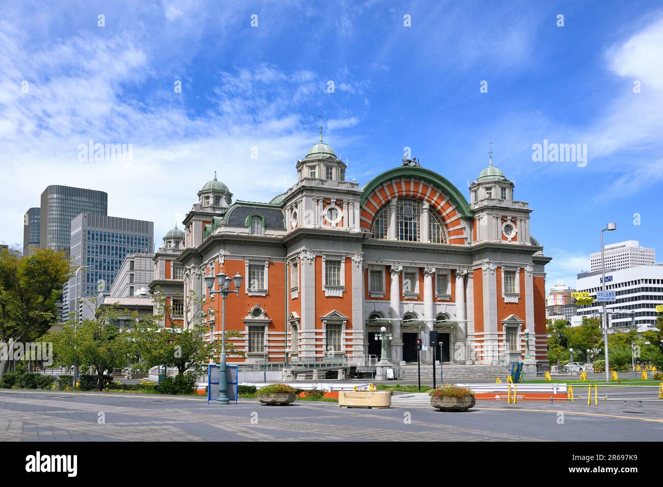 Osaka city hall building hi-res stock photography and images - Alamy