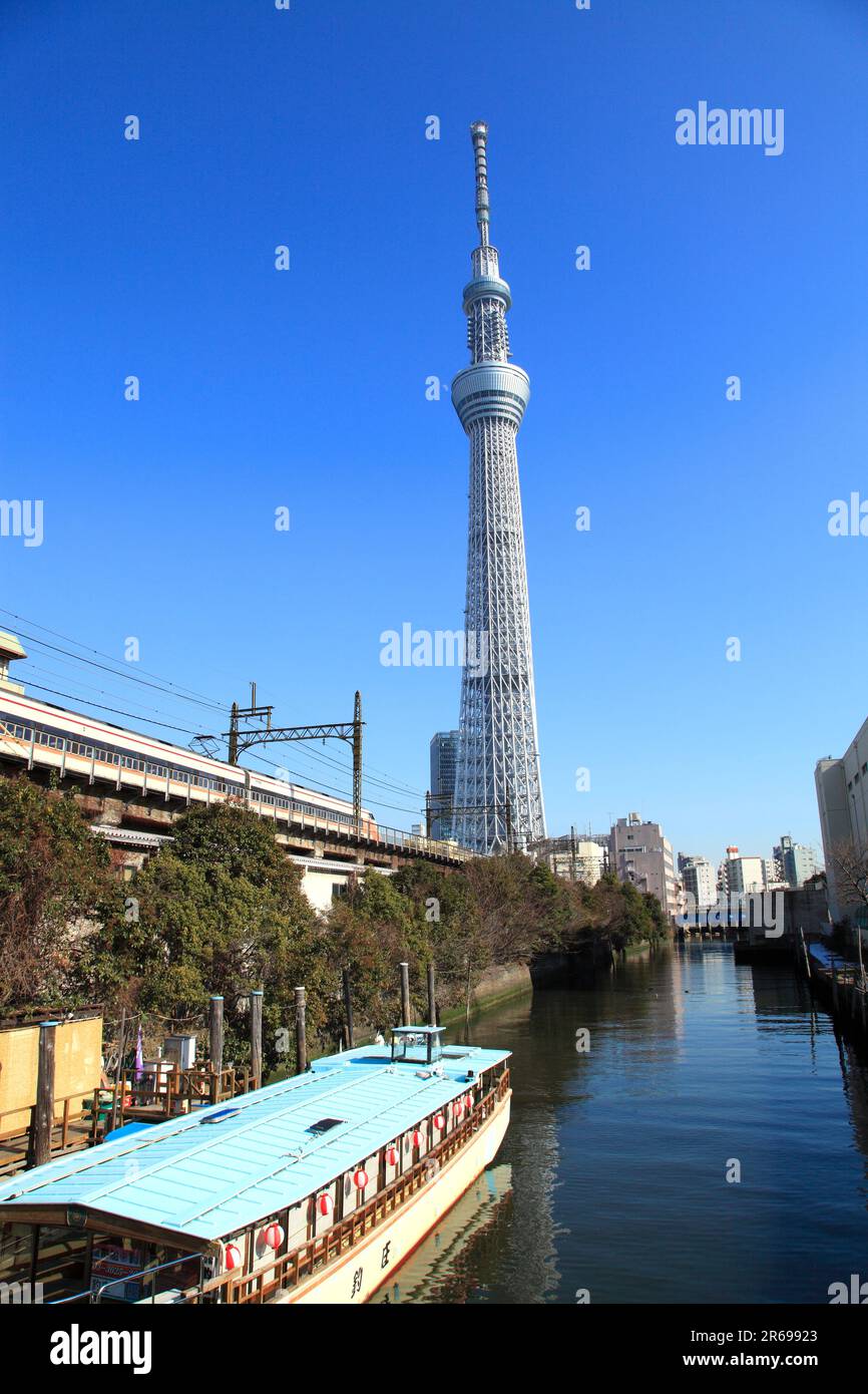 Tobu Isezaki Line and Tokyo Sky Tree Stock Photo - Alamy