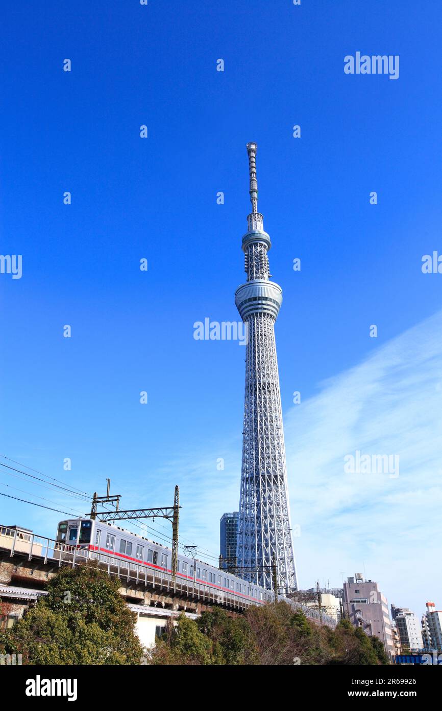 Tobu Isezaki Line and Tokyo Sky Tree Stock Photo - Alamy