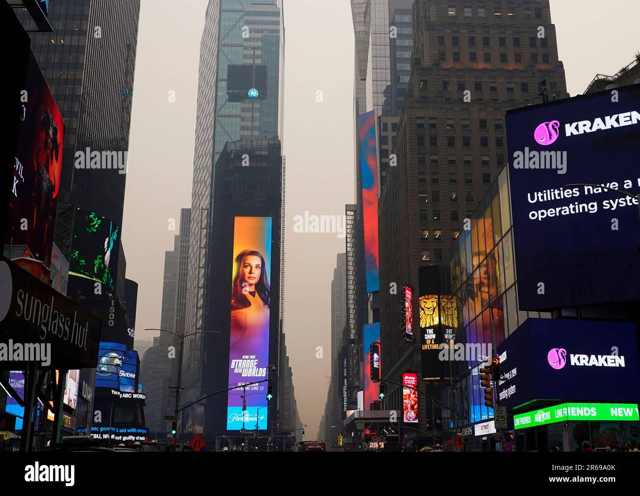 New York, New York, USA. 07th June, 2023. Thick plume of Canadian ...