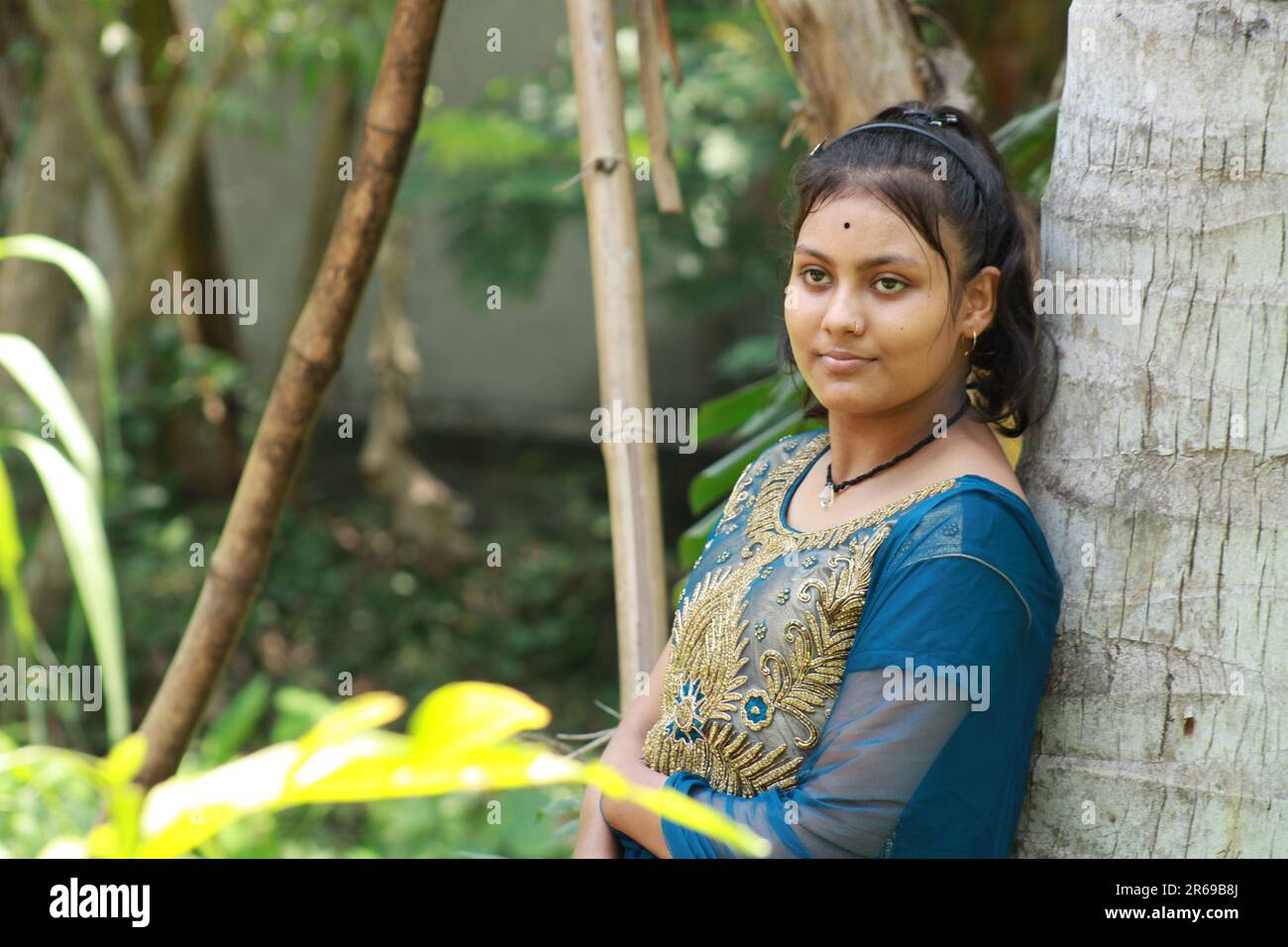 Beautiful young Indian Girl in a outdoor Stock Photo - Alamy