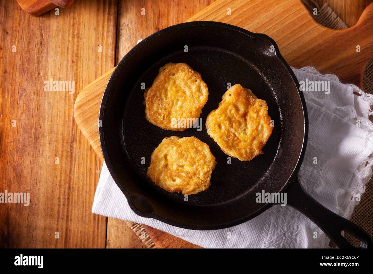 Tortitas de pollo hi-res stock photography and images - Alamy