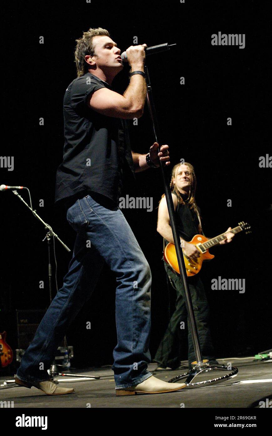 Shannon Noll performing, supporting Live, at Sydney Entertainment ...