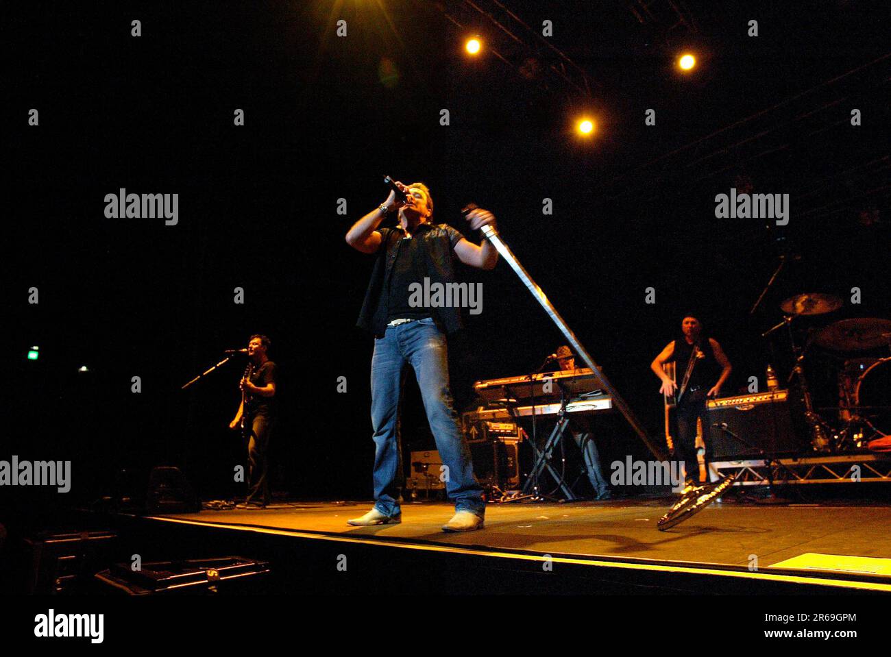 Shannon Noll performing, supporting Live, at Sydney Entertainment ...
