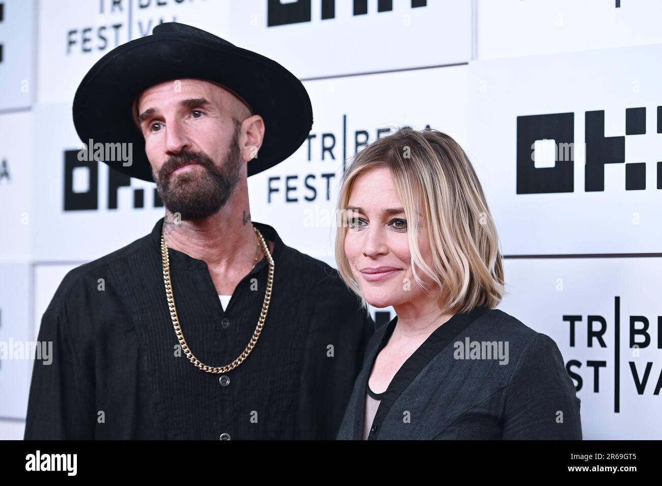 Stephen Kay Piper Perabo