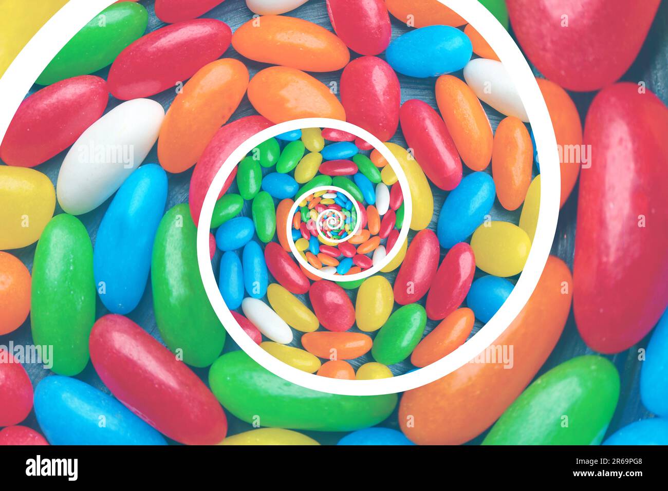 Curve red gummy candy hi-res stock photography and images - Alamy