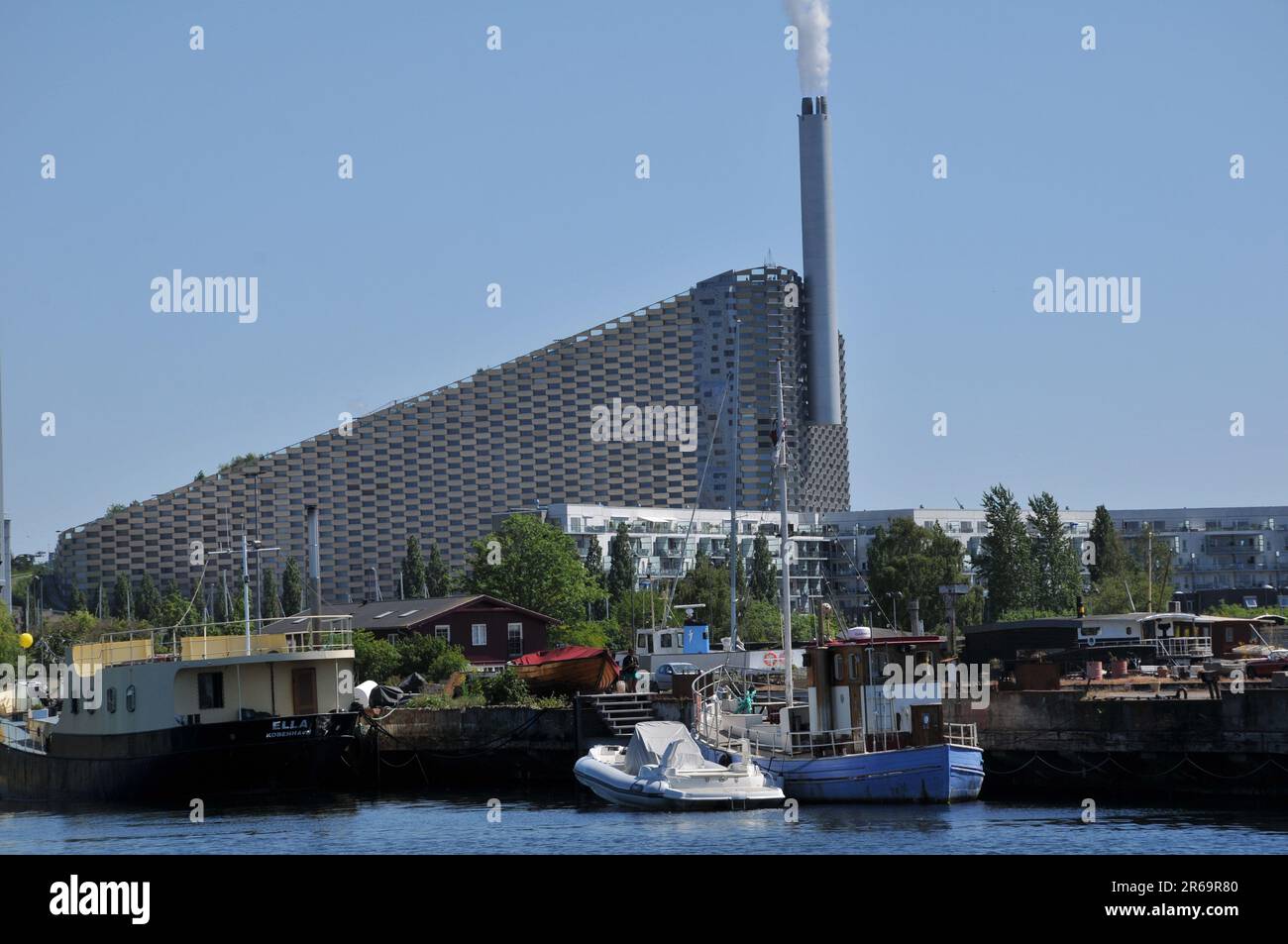 07 june 2023/ White smoke comming from Amager bakke waste chimney in ...