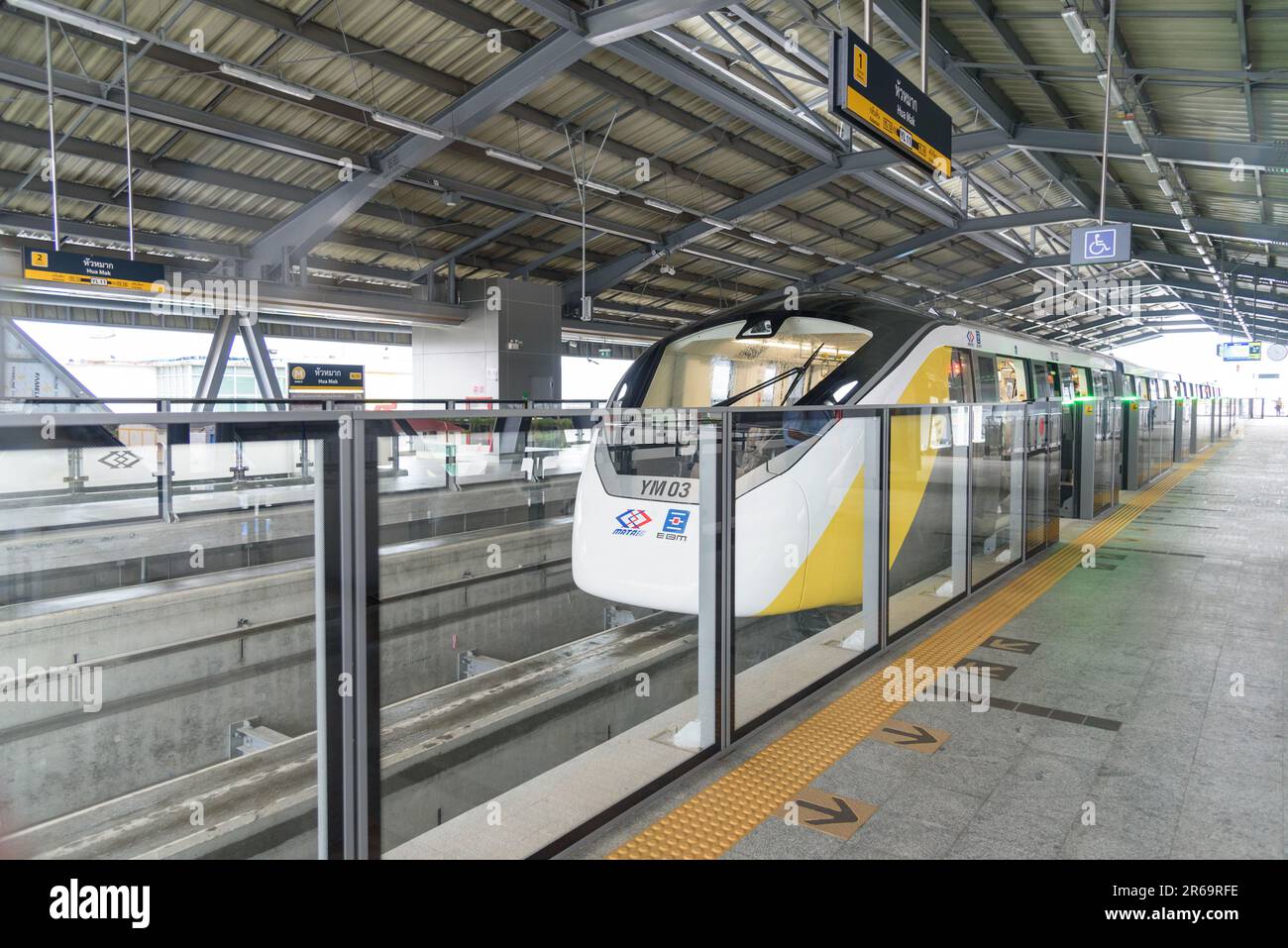 Bangkok,Thailand - 6June, 2023: Thai electric monorail train yellow ...