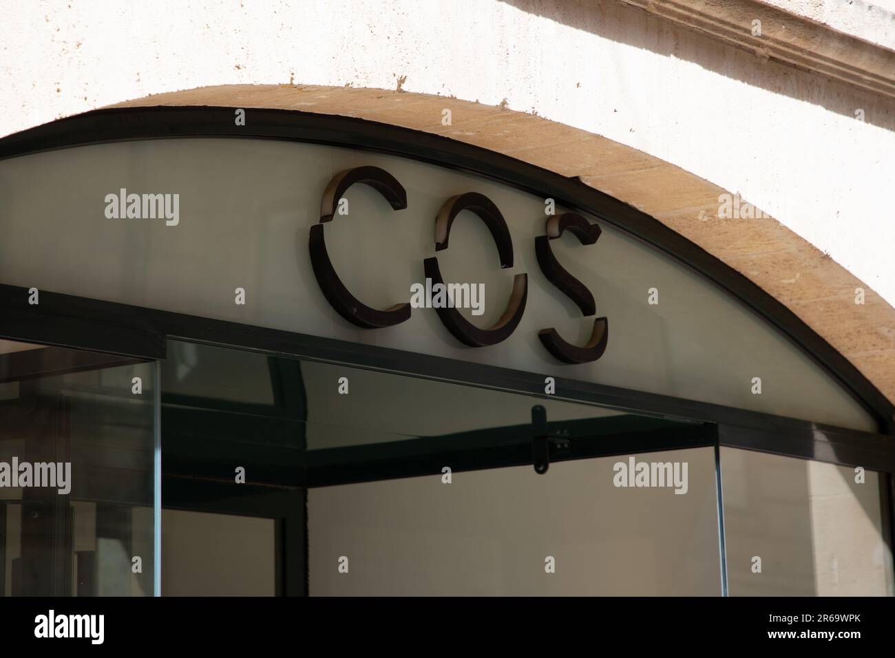 Cos logo hi-res stock photography and images - Alamy