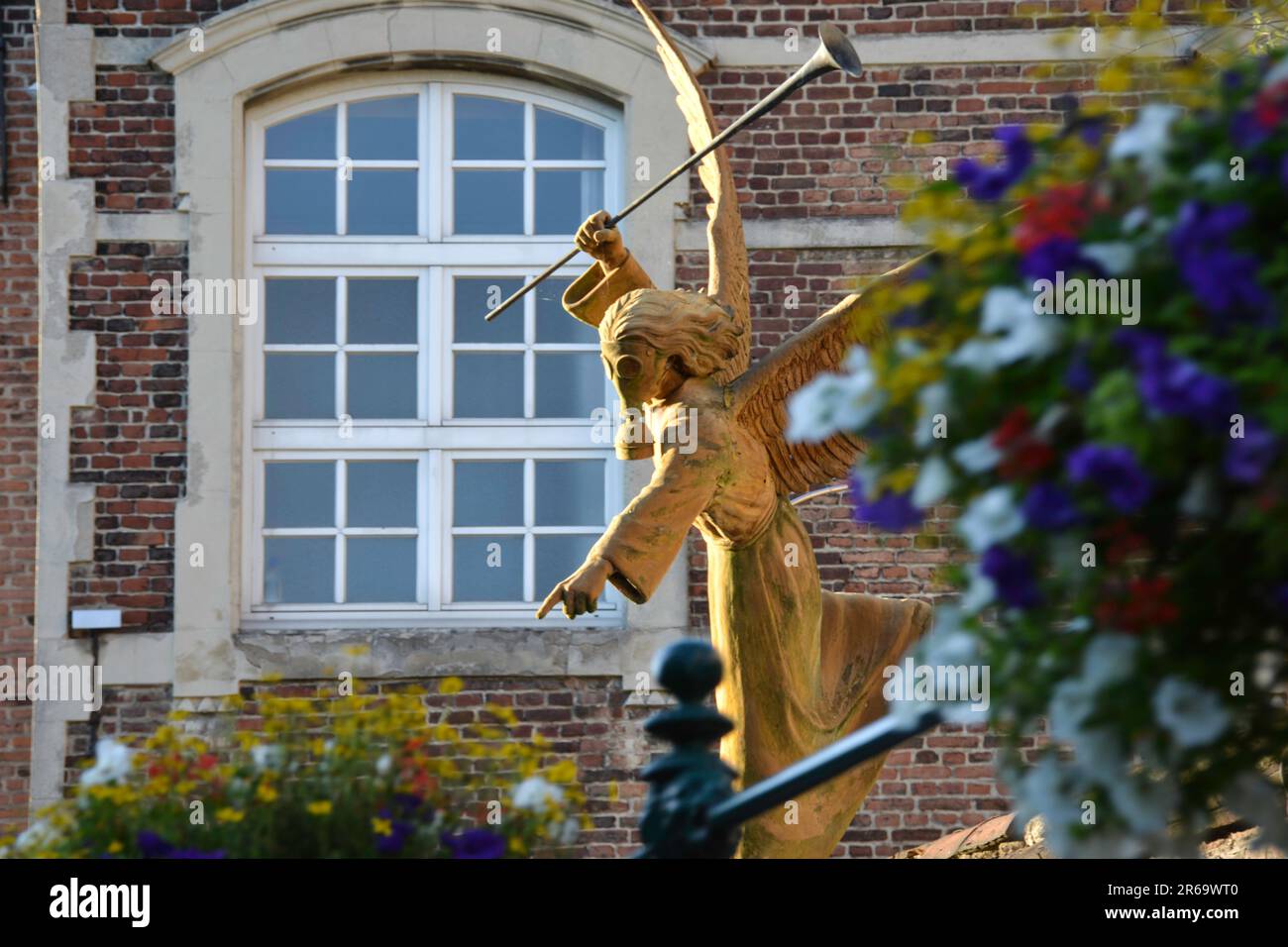 The Angel with a Gas Mask Statue in Ghent, Belgium Stock Photo - Alamy