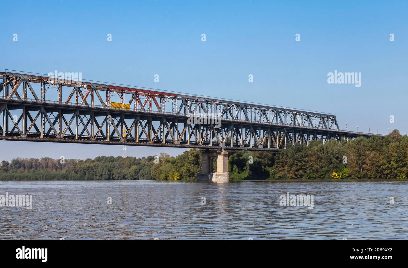 Friendship bridge hi-res stock photography and images - Alamy