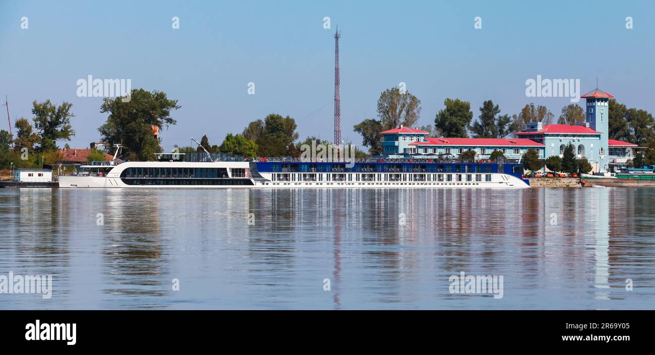 Scenic sunny day danube river hi-res stock photography and images - Alamy