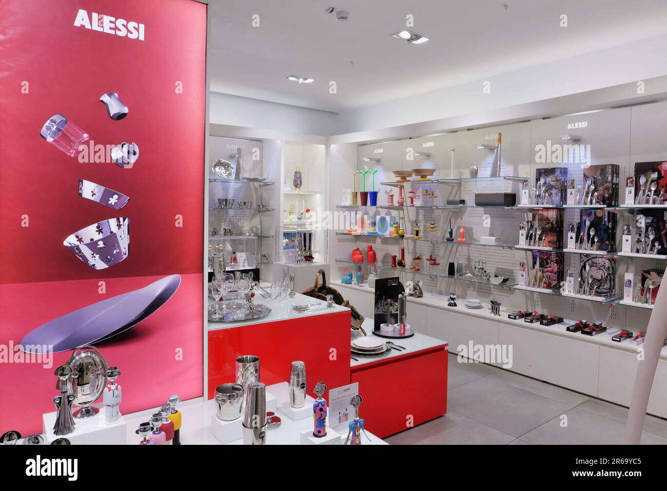 ALESSI DESIGN OBJECTS FOR THE HOME ON DISPLAY INSIDE THE FASHION STORE ...