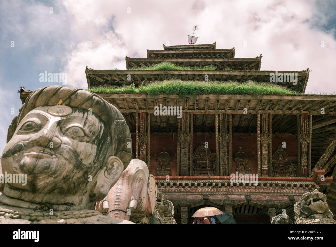 Nyatapola pagoda bhaktapur nepal hi-res stock photography and images ...