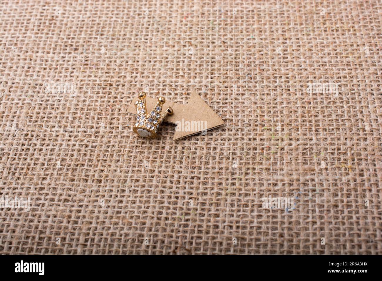 Arrow crown hi-res stock photography and images - Alamy