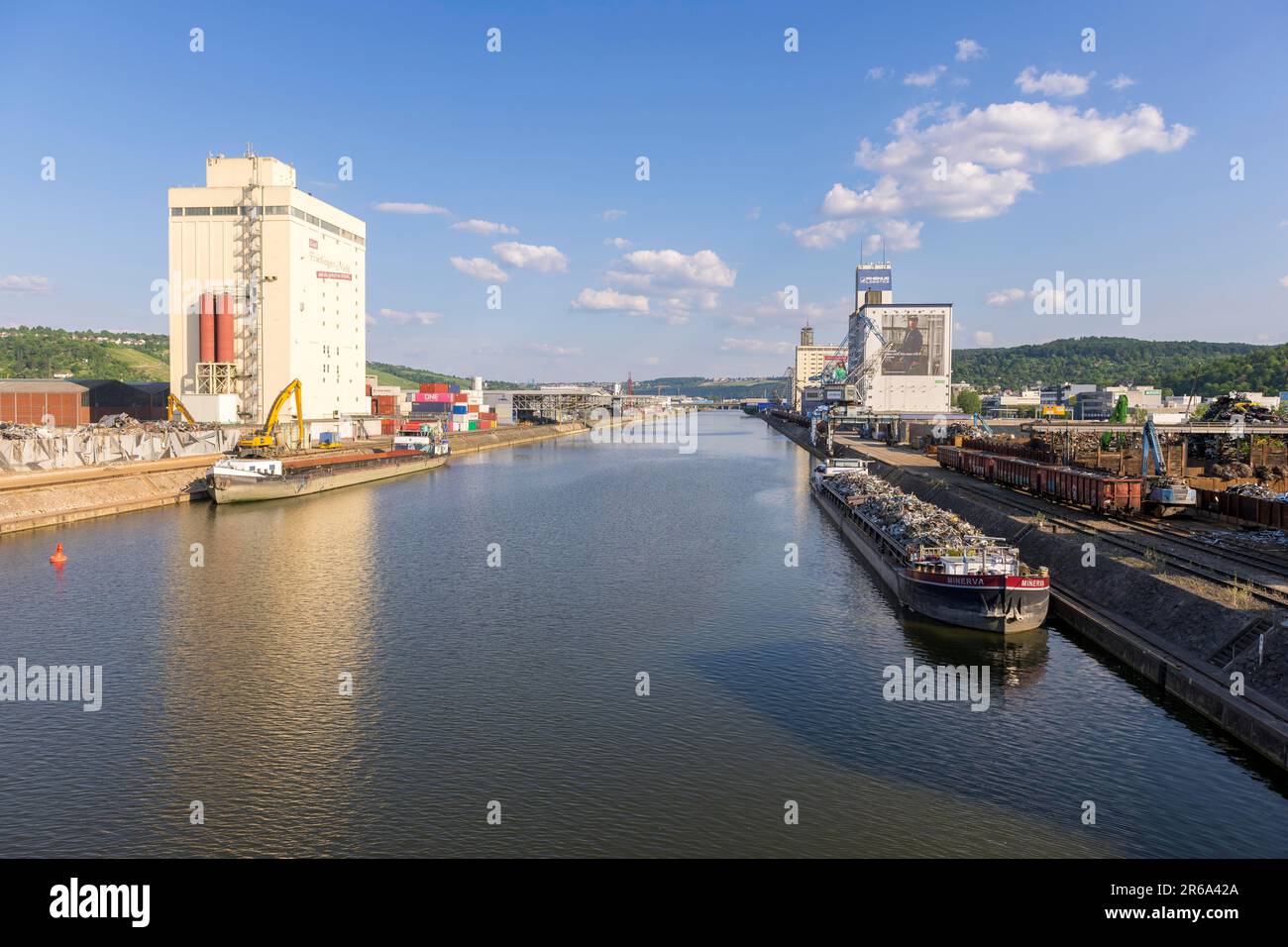 Ship scrap hi-res stock photography and images - Alamy
