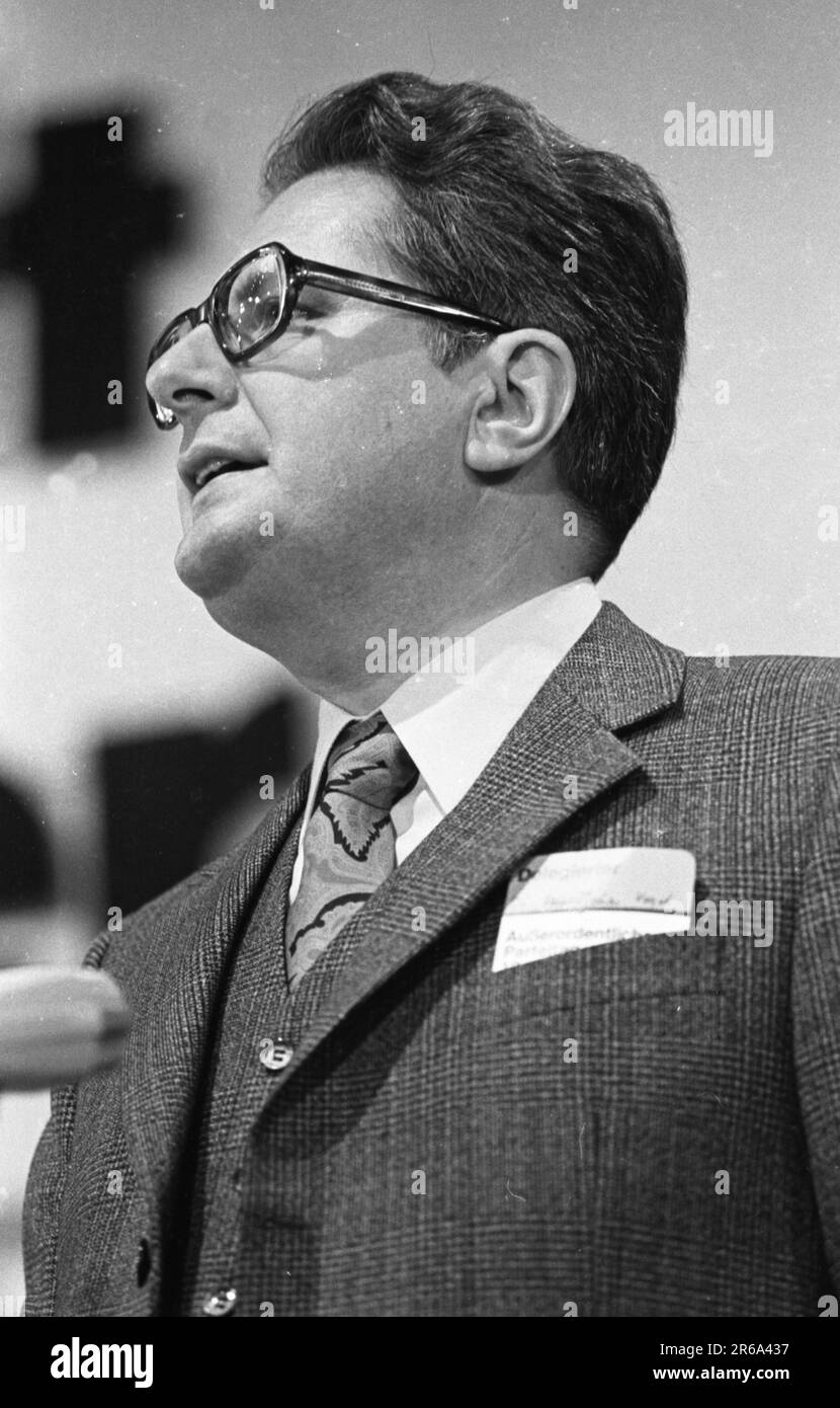 Personalities from politics, business and culture from the years 1965 ...