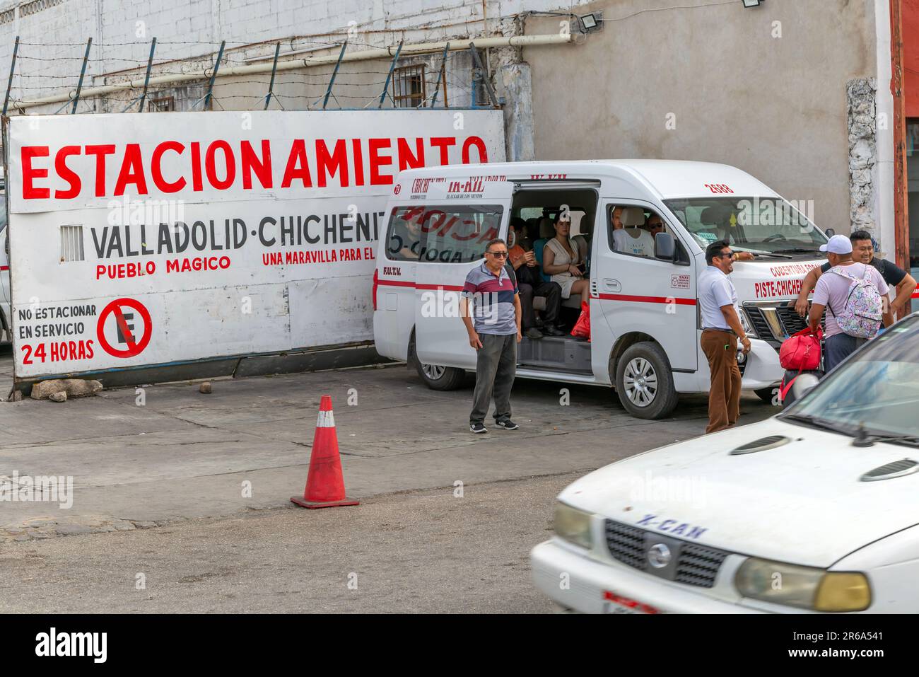 Mexico city bus station hi-res stock photography and images - Alamy