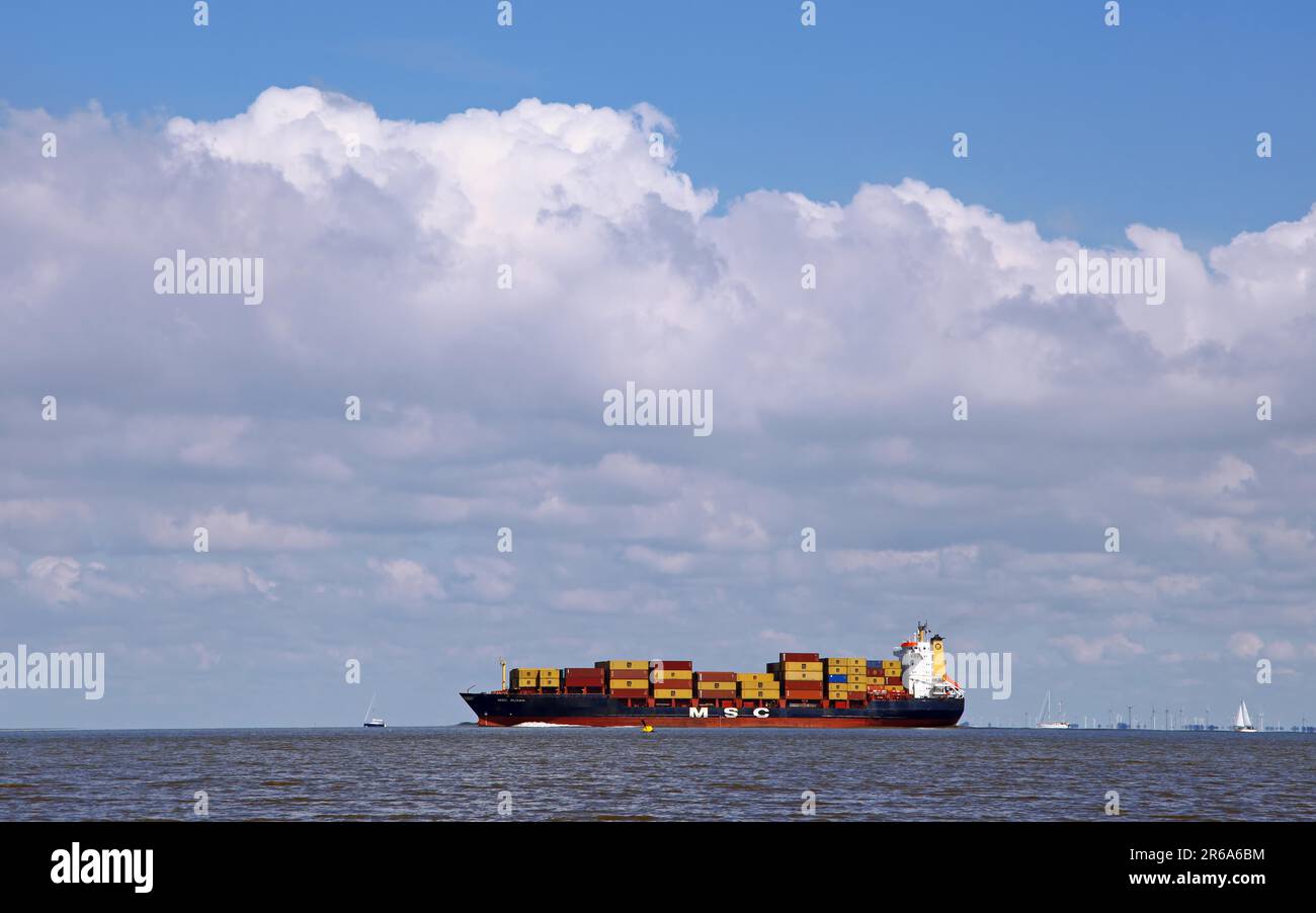 MSC Jilhan on the Elbe, container ship MSC Jilhan Stock Photo - Alamy