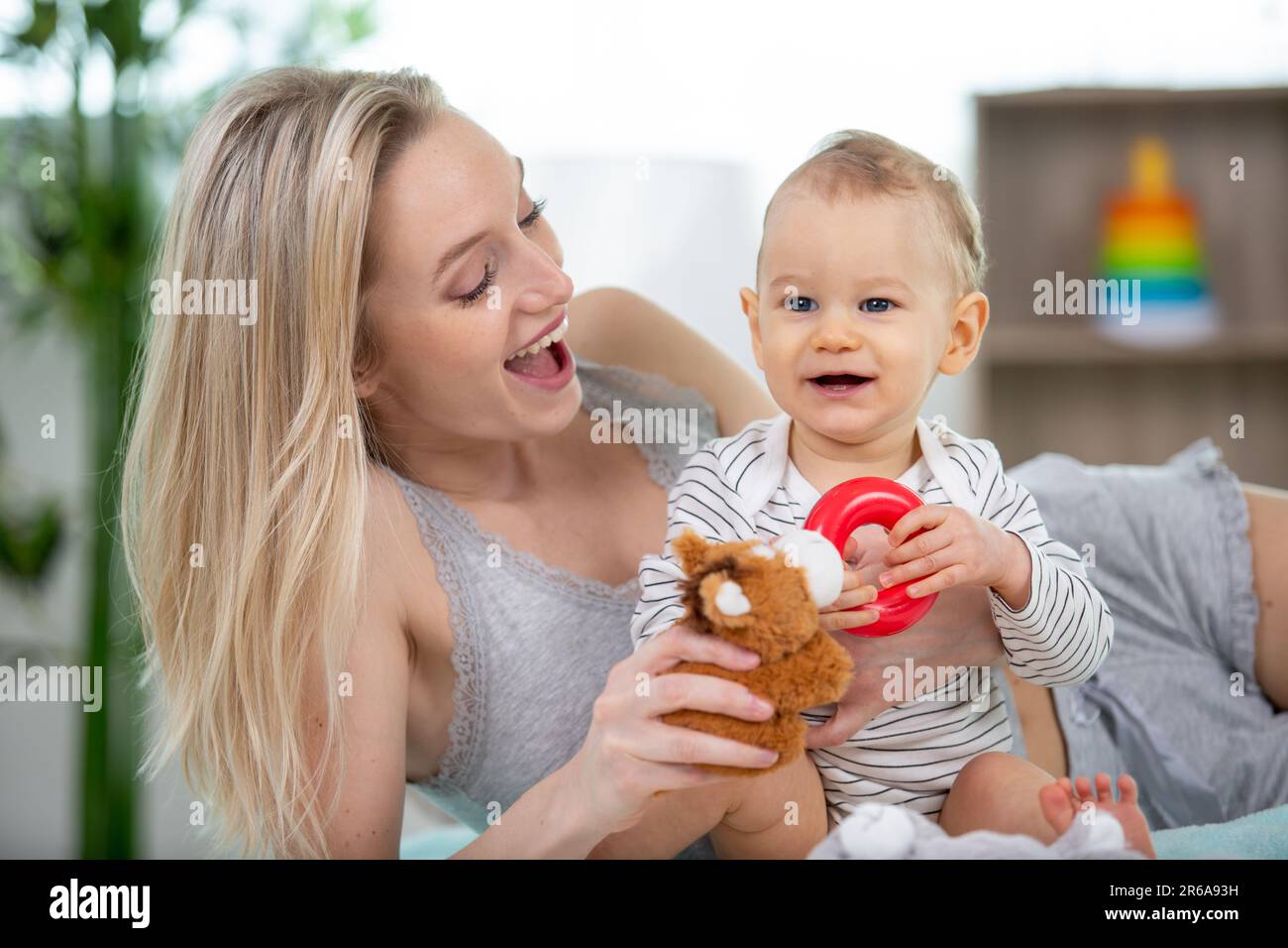 Mommy play hi-res stock photography and images - Alamy