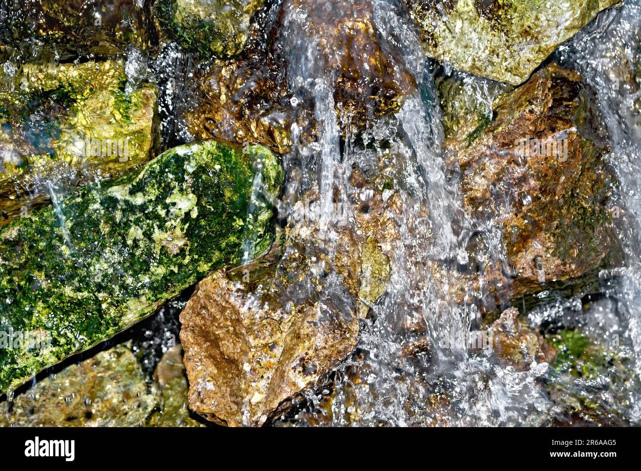 Rock speed well hi-res stock photography and images - Alamy