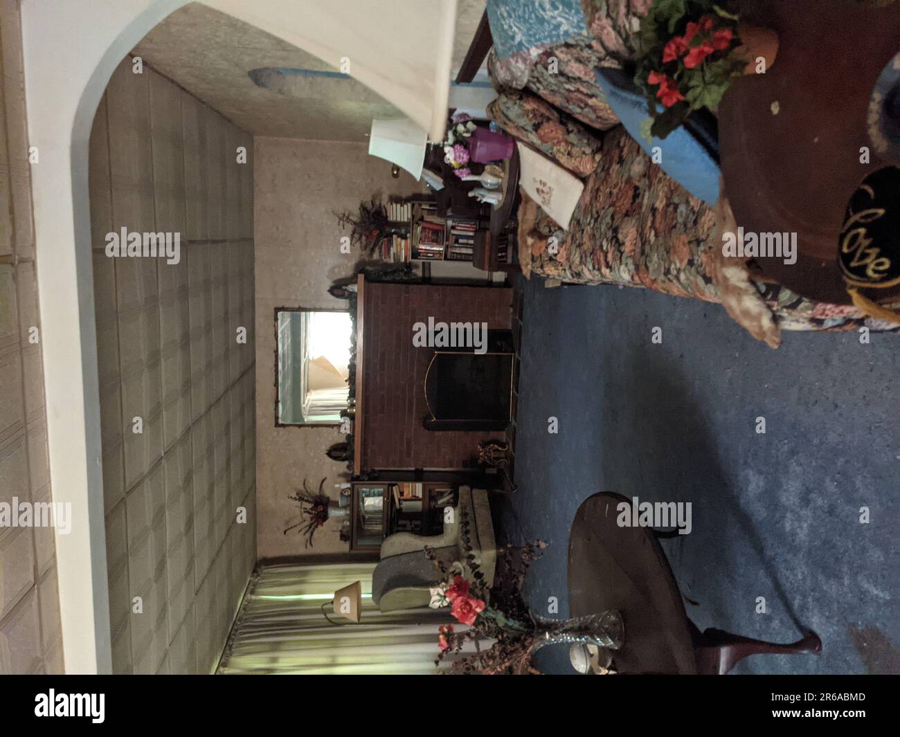 The living area. NEW JERSEY, USA: THIS ABANDONED home still has the ...