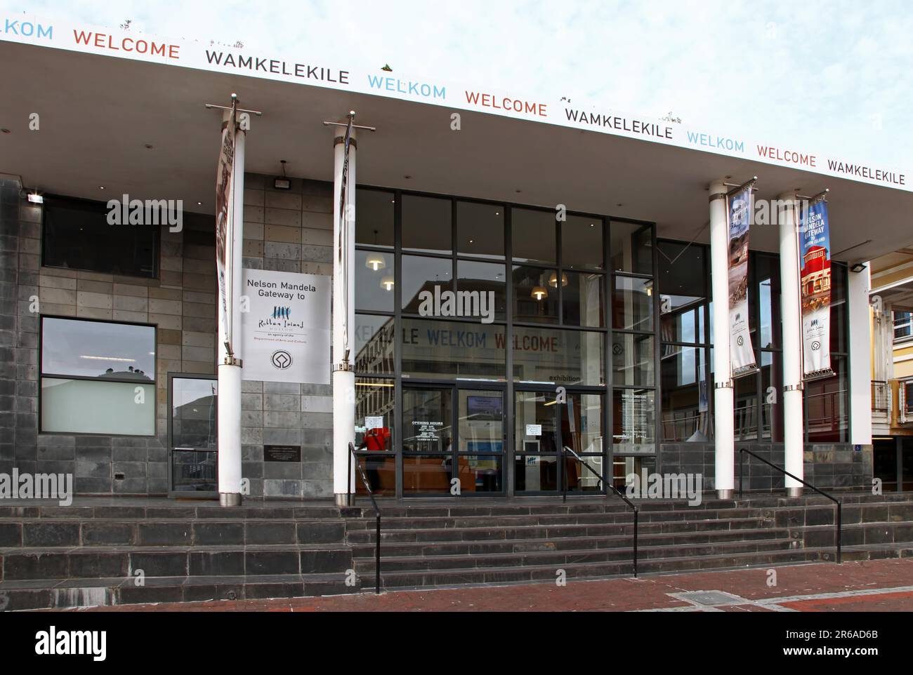 Nelson Mandela Gateway in Kapstadt, S Stock Photo - Alamy