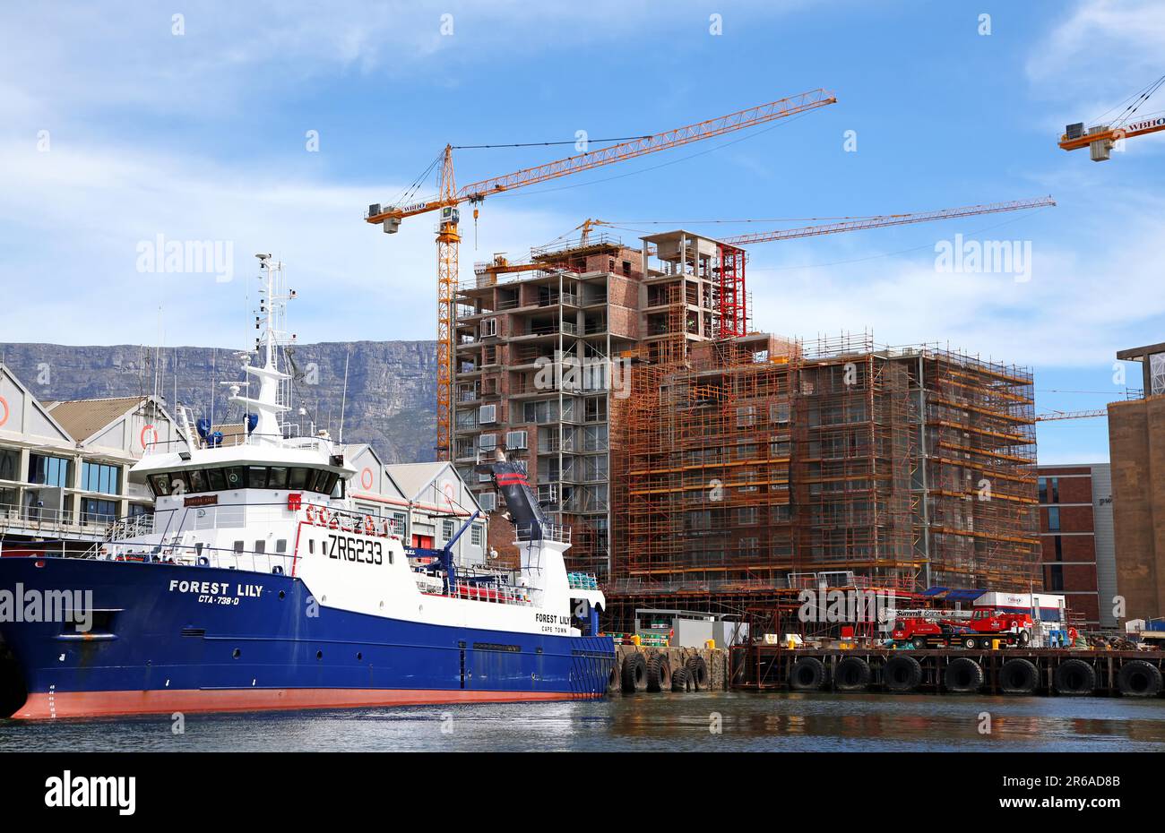 Harbour area, Cape Town, Table Mountain, view at port area, Cape Town ...