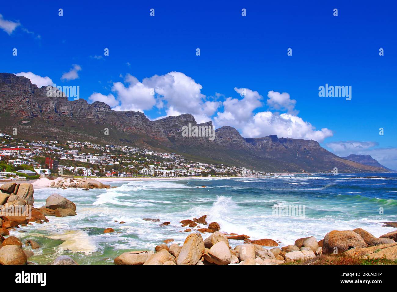 Camps bay strip hi-res stock photography and images - Alamy