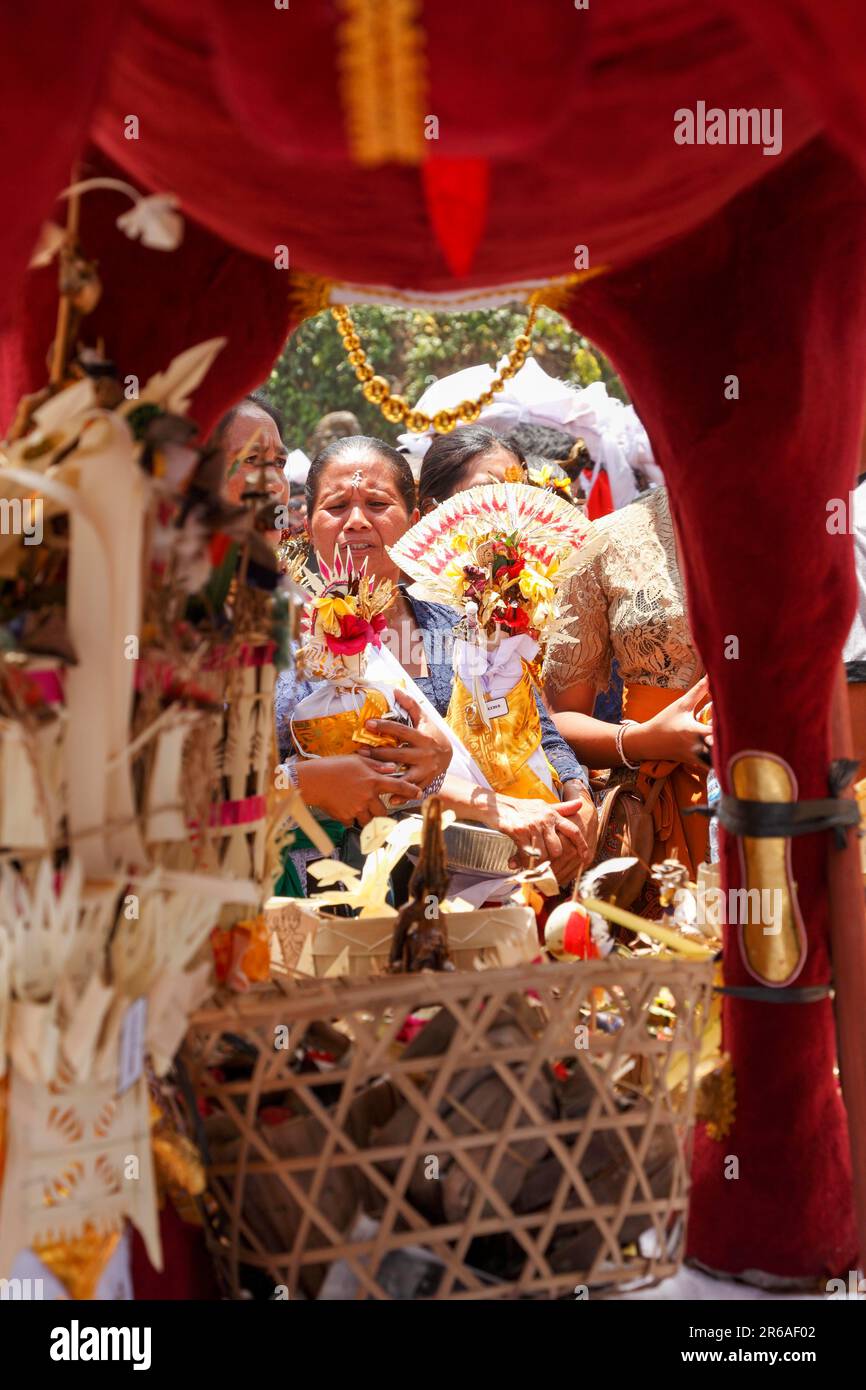 Cremation ceremony (Ngaben), preparation at the cremation site ...