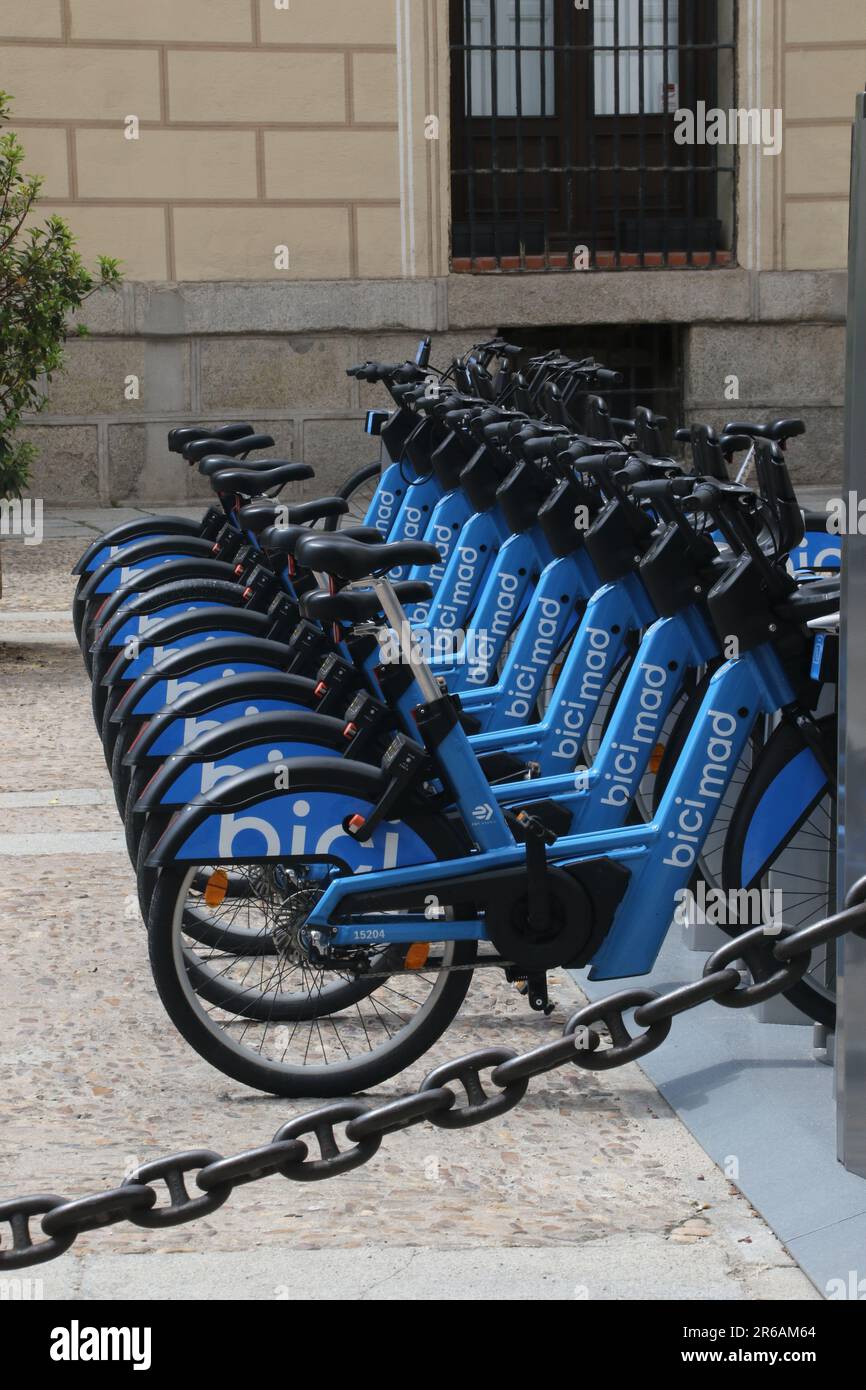 Bikes in a line hi-res stock photography and images - Alamy