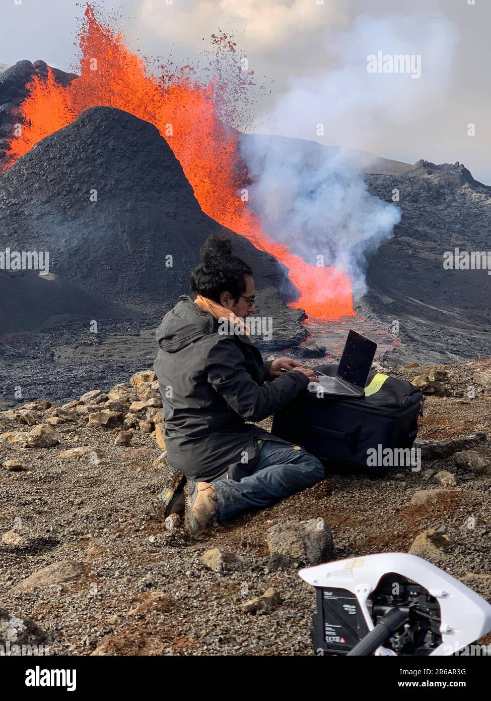 A plume of smoke and ash covering everything. Ecuador: THIS ...