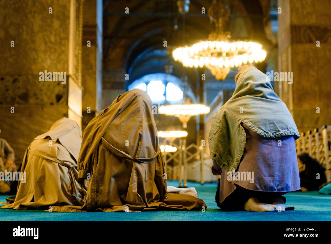 Islamic women with veil are seen praying inside a mosque in Istanbul ...
