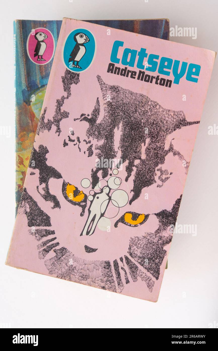 Classic science fiction book covers hi-res stock photography and images ...