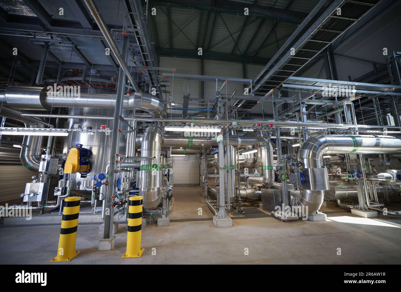 Wedel, Germany. 08th June, 2023. View of the new plant with one of two ...