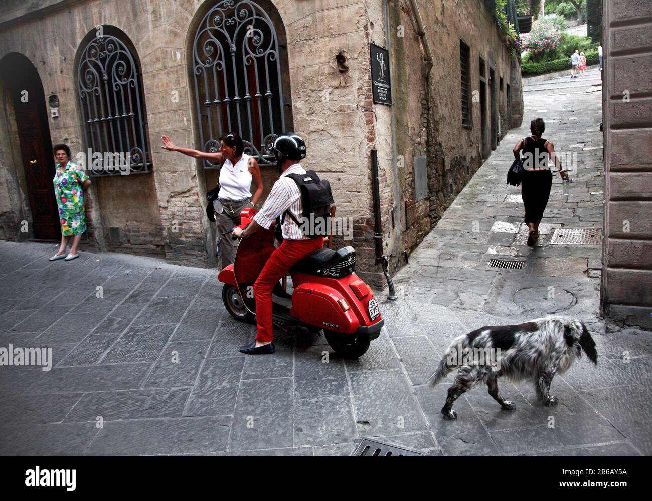 Typical italian village street scene hi-res stock photography and ...