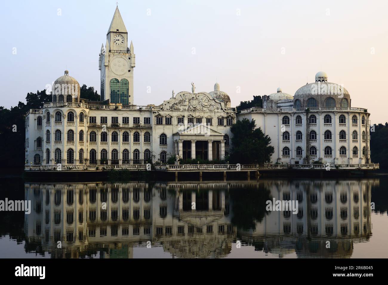 Lihua Park, Guangzhou, China Stock Photo - Alamy