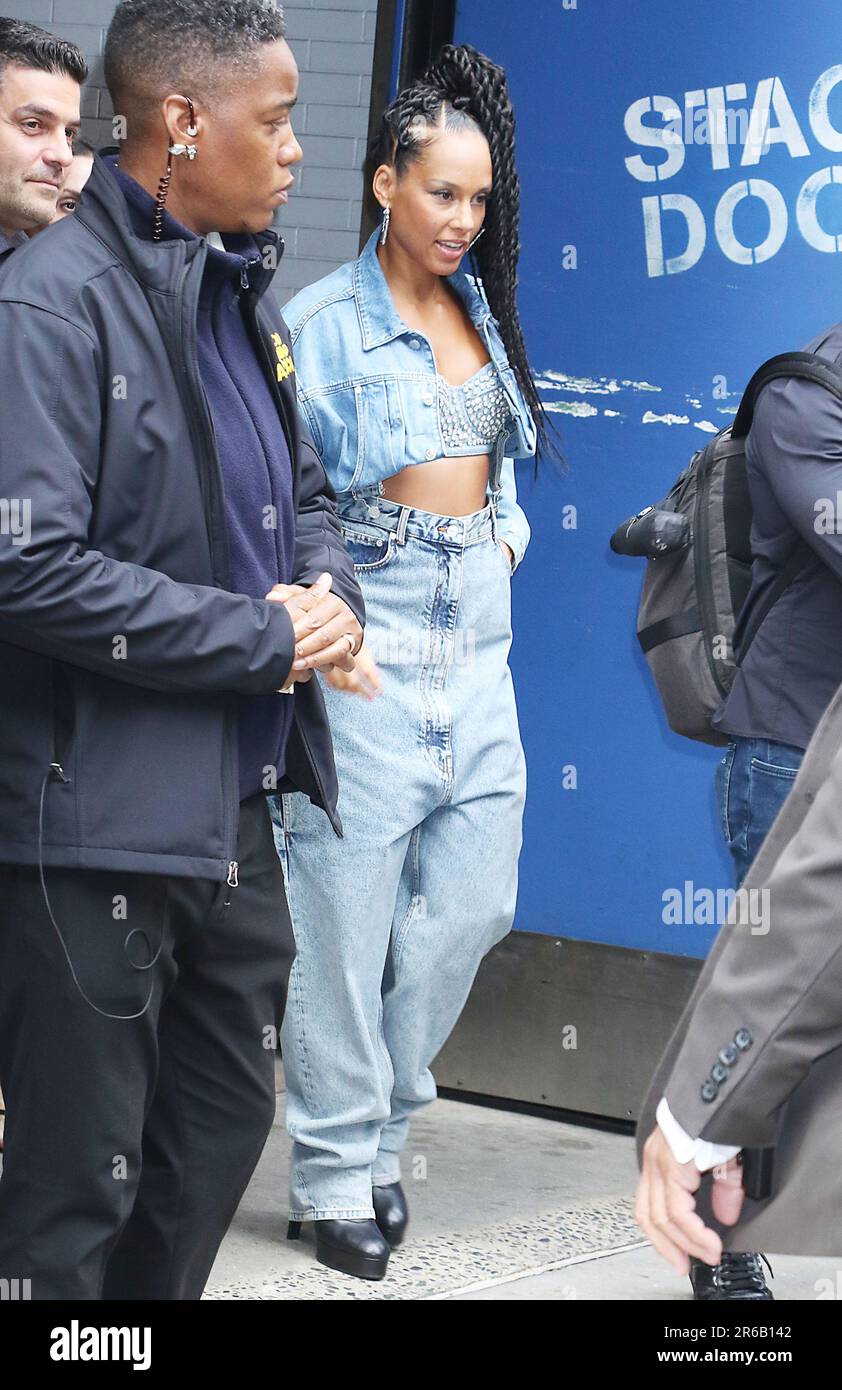 Alicia keys good morning america hi-res stock photography and images ...