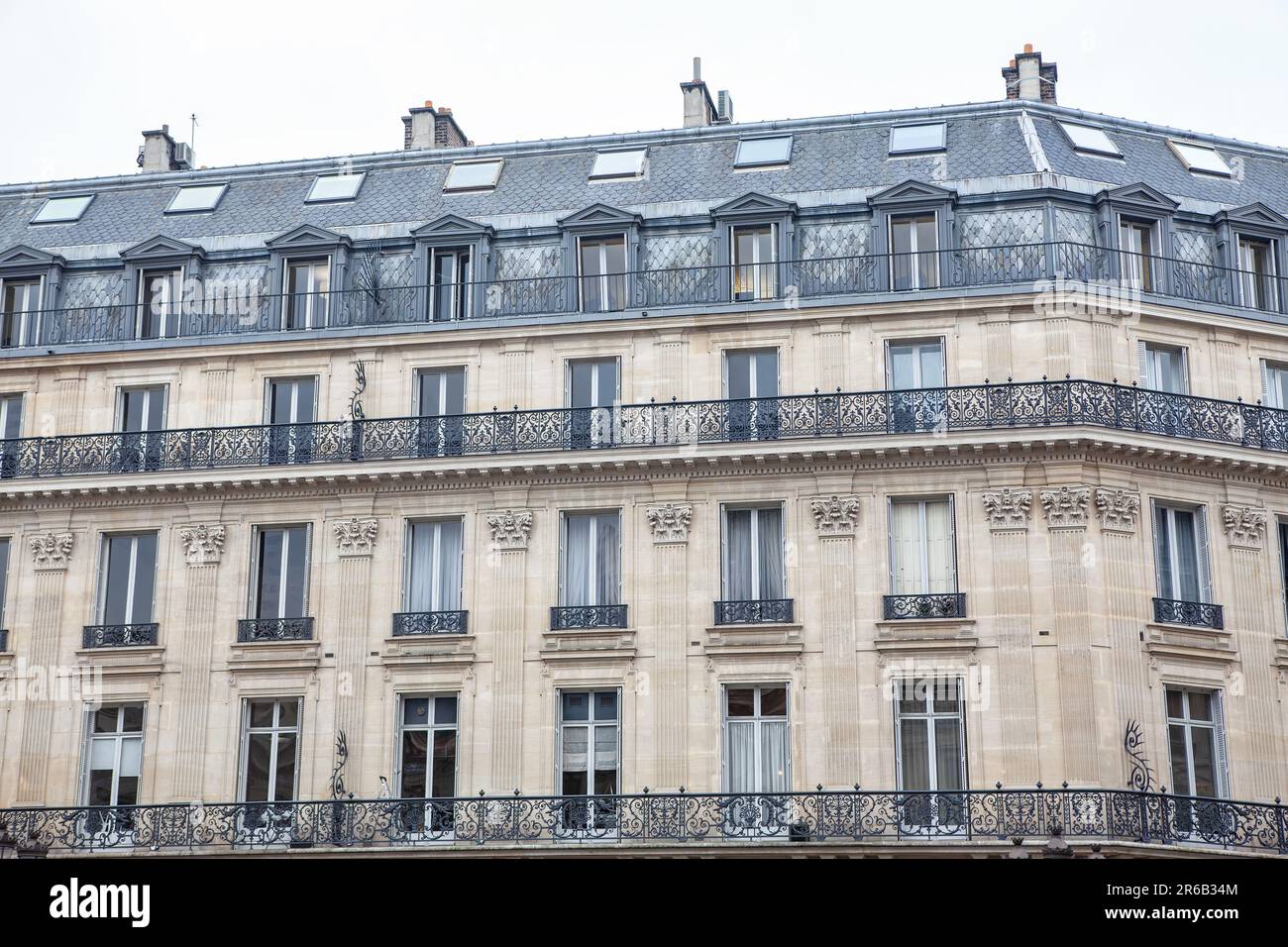 French typical residential building in Paris Stock Photo - Alamy