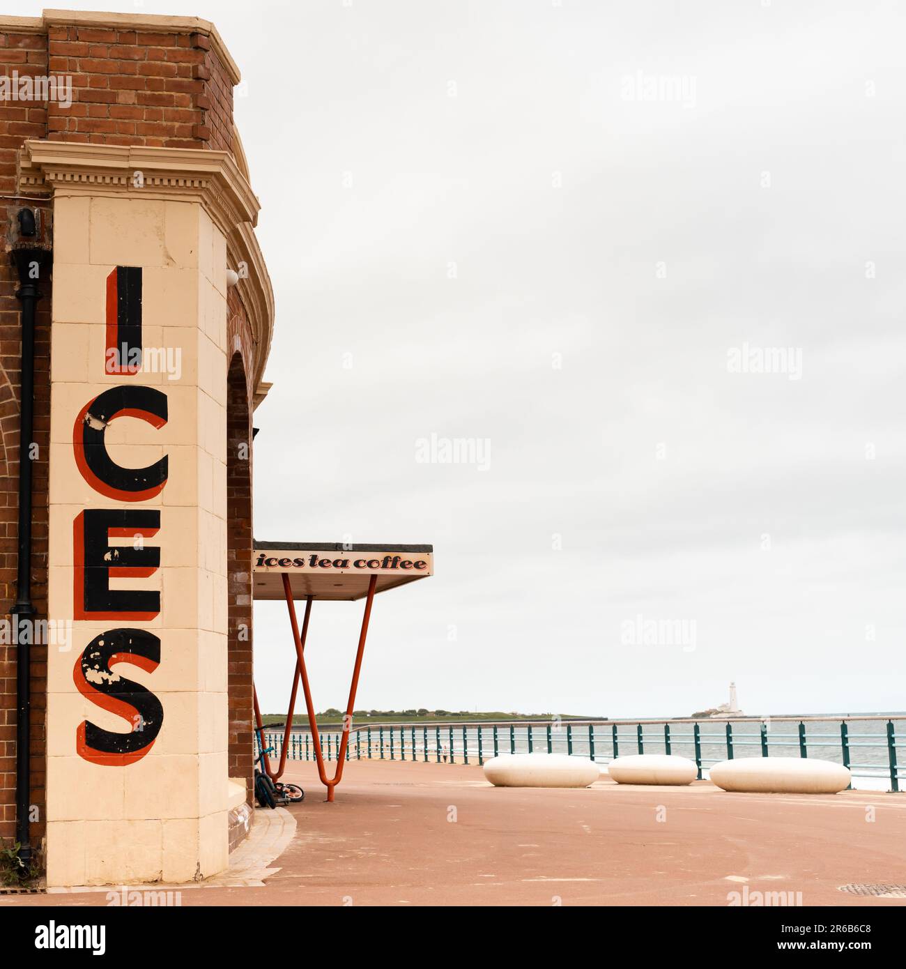 The 1930s Rendezvous Cafe in Whitley Bay Stock Photo - Alamy