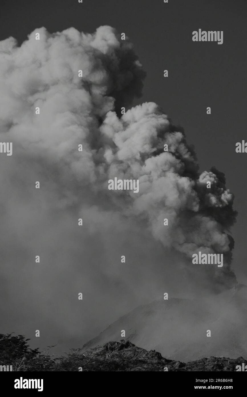 Chillan volcano hi-res stock photography and images - Alamy