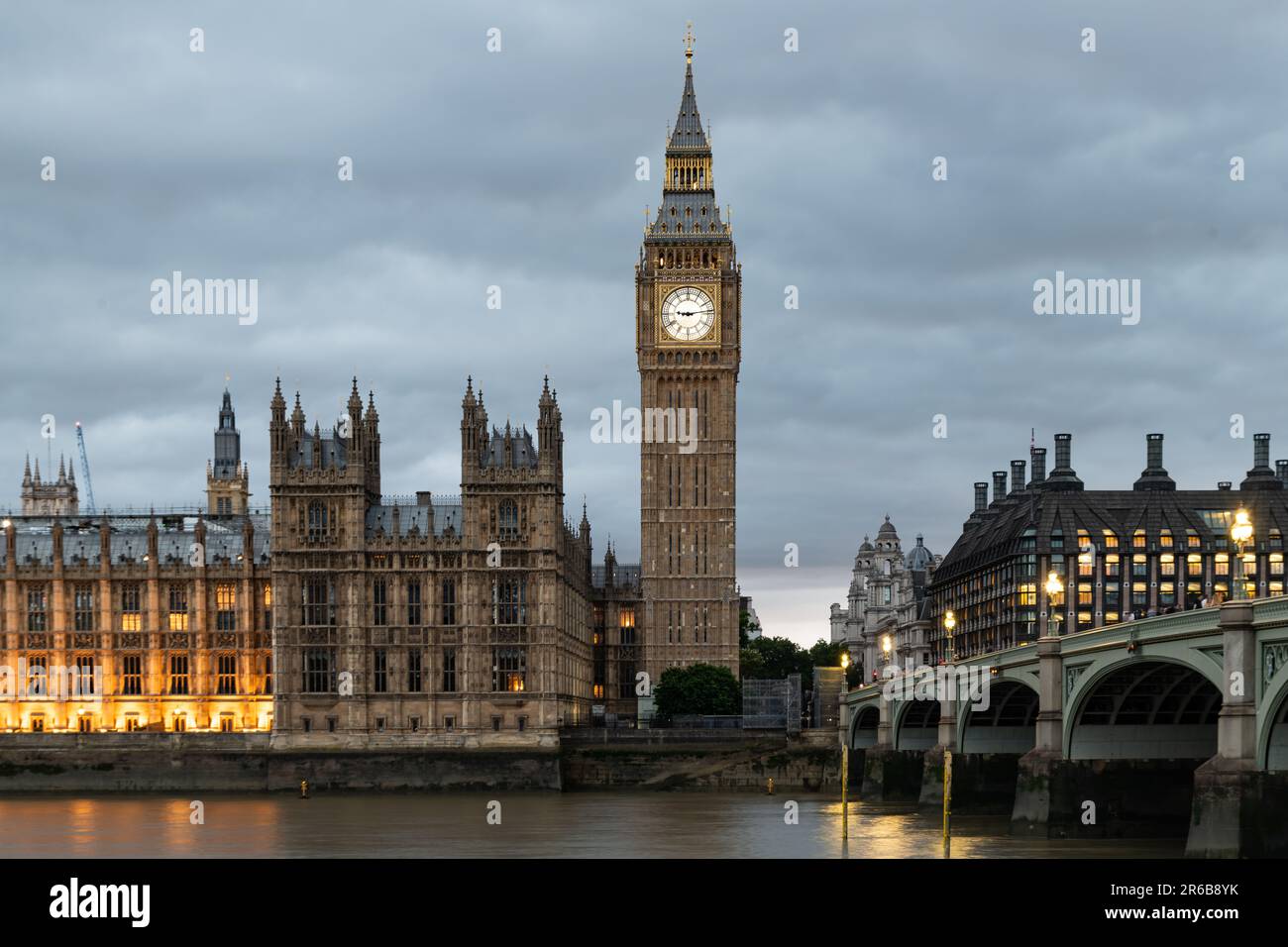 A stunning view of the iconic Westminster Bridge and Elizabeth Tower in ...