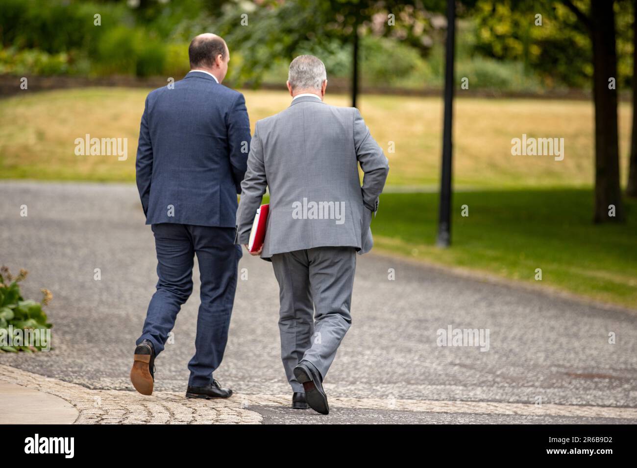 DUP leader Sir Jeffery Donaldson (right) with party colleague Gordon ...