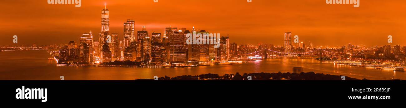 Orange haze and smoke in New York 2023 Stock Photo - Alamy