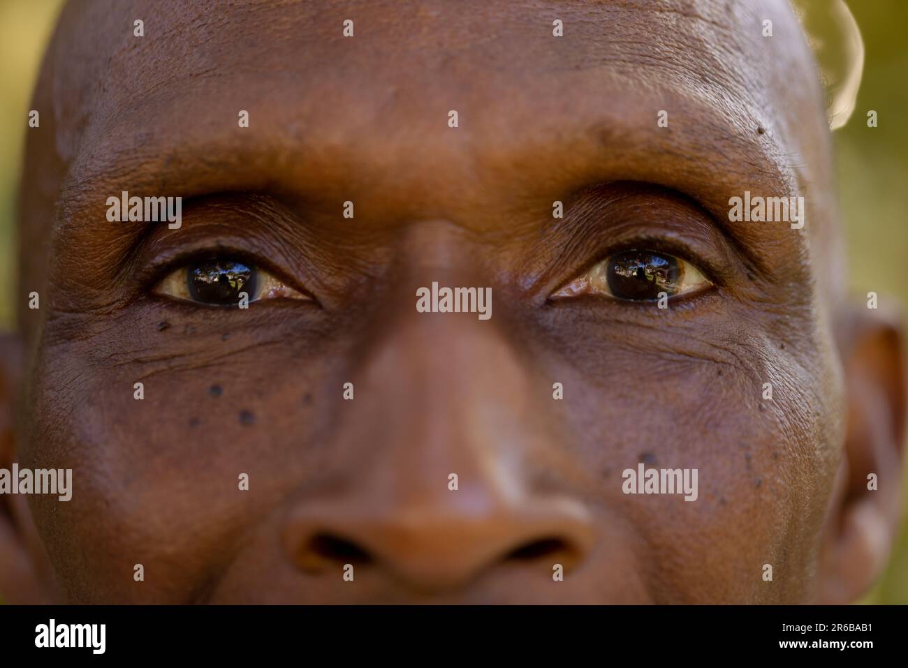 Close up smiling senior man hi-res stock photography and images - Alamy